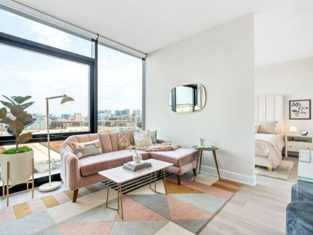 1 Br, 1 bath, Condo 1138 W Van Buren