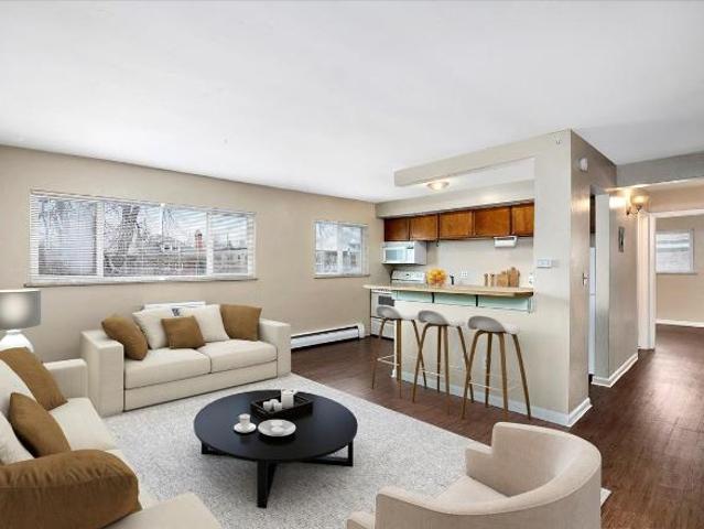 1 Br, 1 bath, Condo 1139 N York St