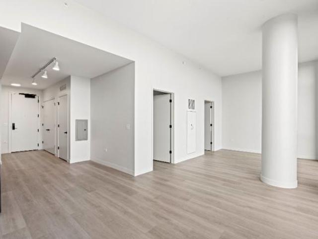1 Br, 1 bath, Condo 1131 W Van Buren