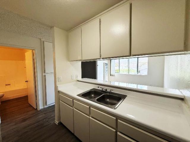 1 Br, 1 bath, Condo 1132 N Wilmington Blvd