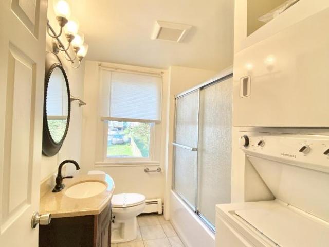 1 Br, 1 bath, Condo 1140 Ash St