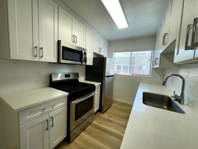 1 Br, 1 bath, Condo 1155 Hacienda Place
