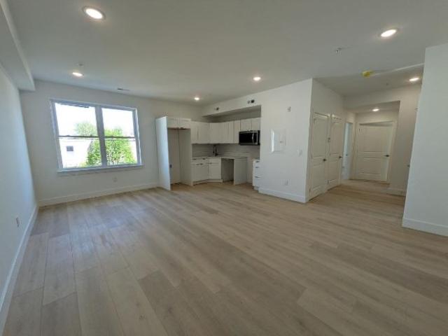 1 Br, 1 bath, Condo 115 N 63rd St