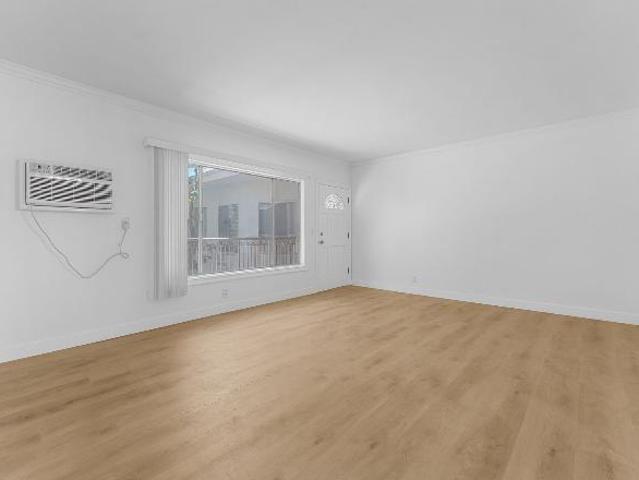 1 Br, 1 bath, Condo 11661 Erwin Street