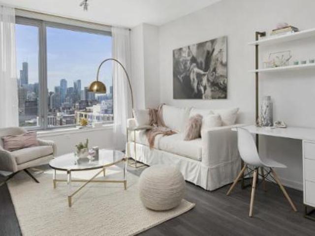 1 Br, 1 bath, Condo 1175 N La Salle Dr