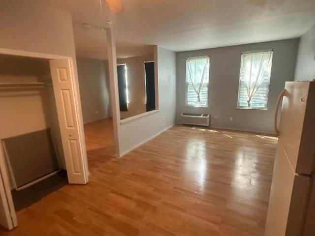 1 Br, 1 bath, Condo 1170 Delsea Drive