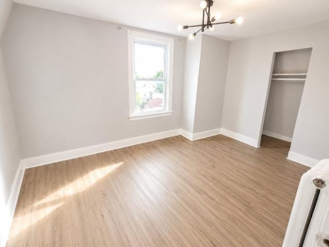 1 Br, 1 bath, Condo 117 4th Ave