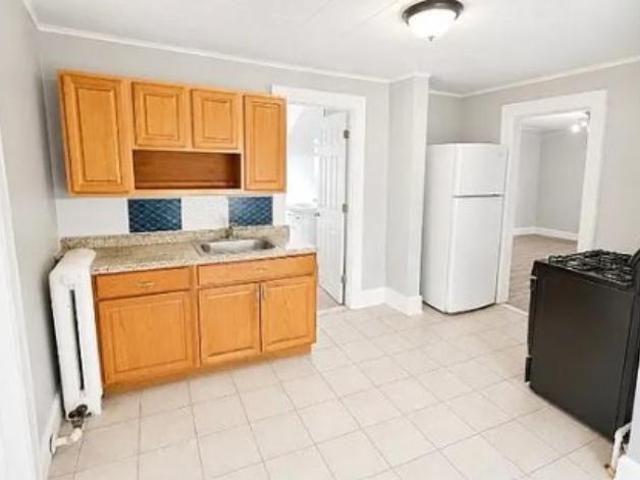 1 Br, 1 bath, Condo 117 4th Ave