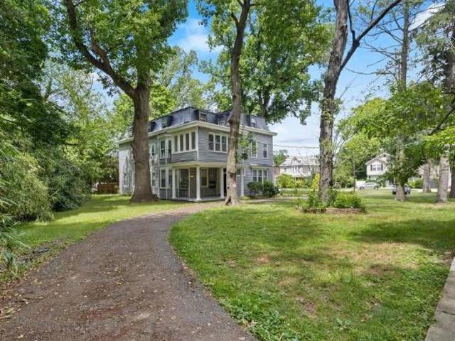 1 Br, 1 bath, Condo 117 E Walnut Ave
