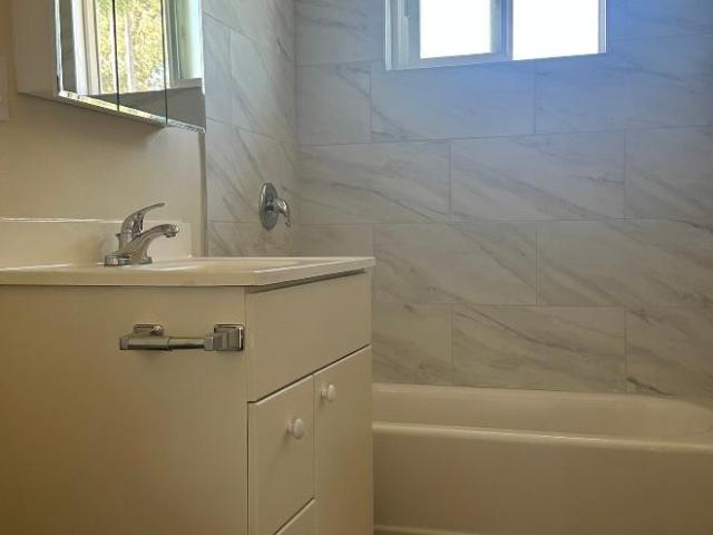 1 Br, 1 bath, Condo 1181 E Hollyvale Street