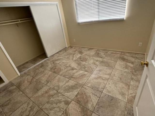 1 Br, 1 bath, Condo 1193 N Ardmore #9