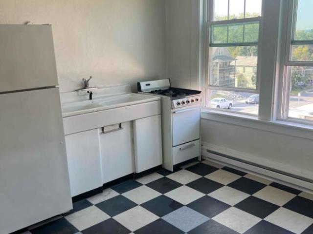 1 Br, 1 bath, Condo 11 Conway St