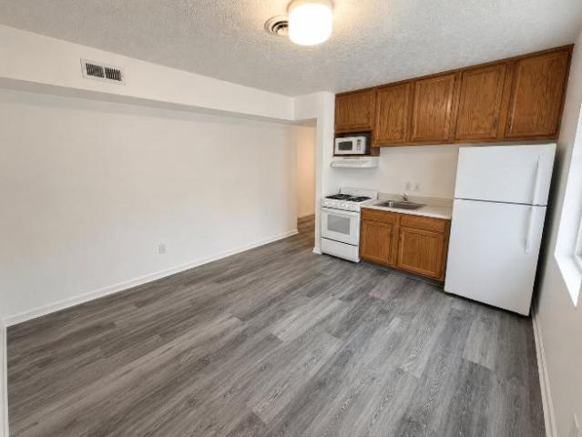 1 Br, 1 bath, Condo 1201 Clement Street
