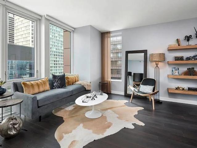 1 Br, 1 bath, Condo 120 N State St