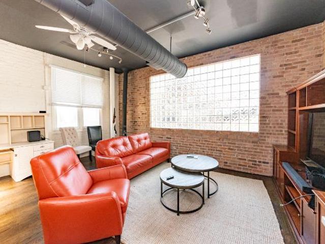 1 Br, 1 bath, Condo 1214 West Belmont Avenue
