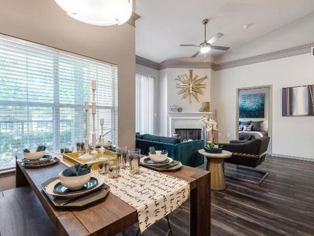 1 Br, 1 bath, Condo 12100 Metric Blvd