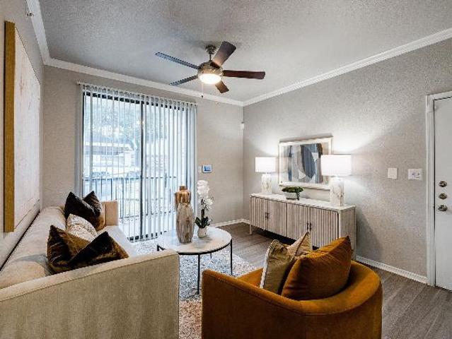 1 Br, 1 bath, Condo 12113 Metric Blvd