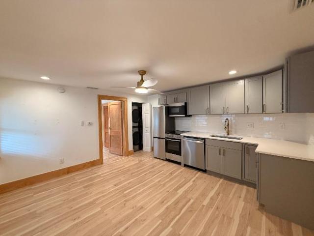 1 Br, 1 bath, Condo 121 18th Ave N