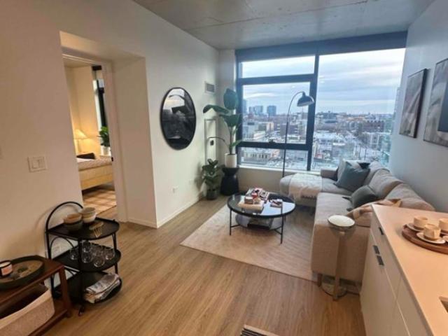 1 Br, 1 bath, Condo 1227 W Fulton St