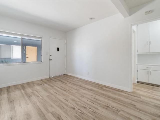 1 Br, 1 bath, Condo 12238 Grevillea Ave