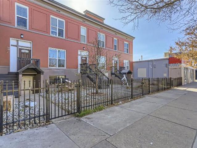 1 Br, 1 bath, Condo 122 S Broadway