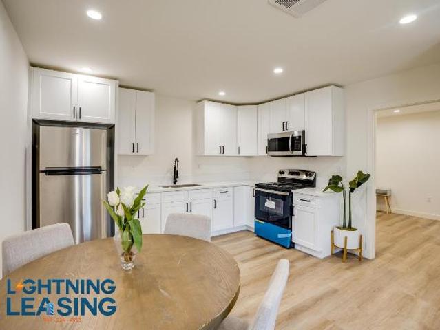 1 Br, 1 bath, Condo 12304 Burbank Blvd