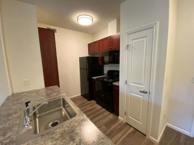 1 Br, 1 bath, Condo 1230 Pierce St