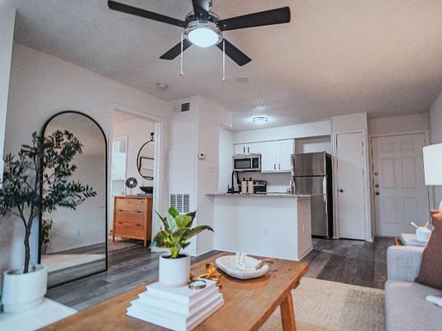 1 Br, 1 bath, Condo 12330 Metric Blvd