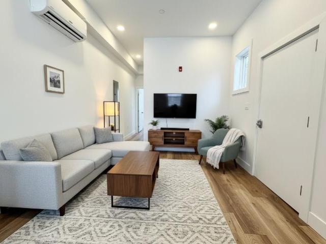 1 Br, 1 bath, Condo 1255 Leopard Street