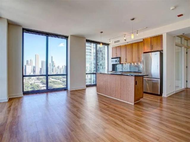 1 Br, 1 bath, Condo 1251 S Michigan Ave