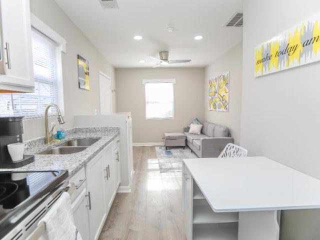 1 Br, 1 bath, Condo 1265 Pall Mall St