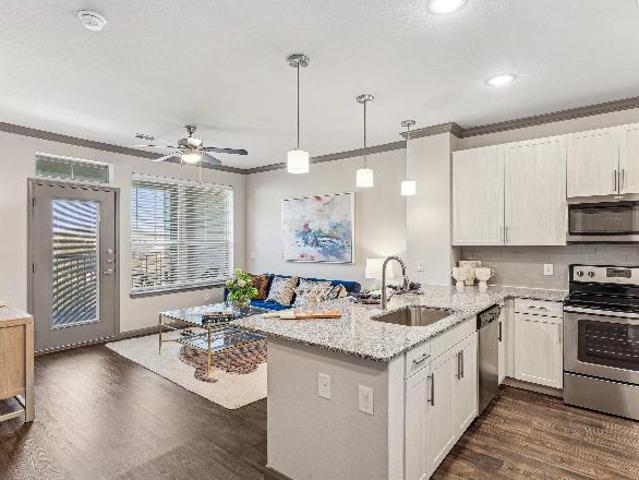 1 Br, 1 bath, Condo 12638 Ridgeline Blvd