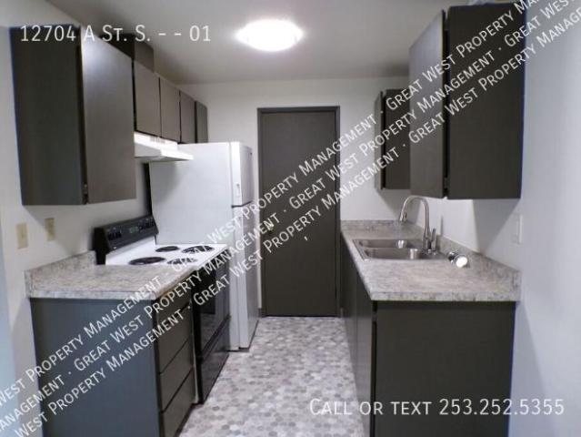 1 Br, 1 bath, Condo 12704 A St S