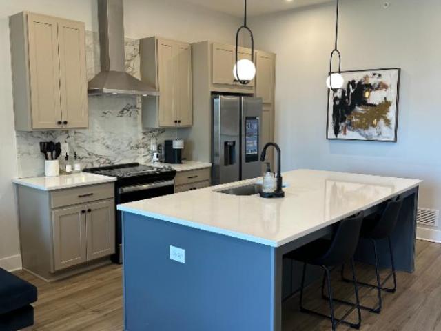 1 Br, 1 bath, Condo 1296 Longreen Ter NW
