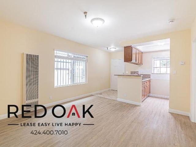 1 Br, 1 bath, Condo 12903 Roselle Ave