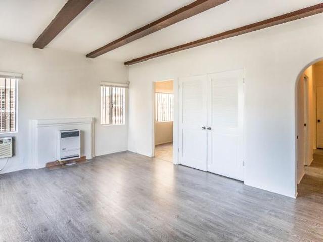 1 Br, 1 bath, Condo 129 S Canon Dr