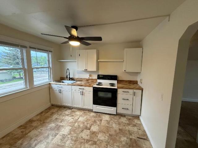 1 Br, 1 bath, Condo 12 6th Ave E