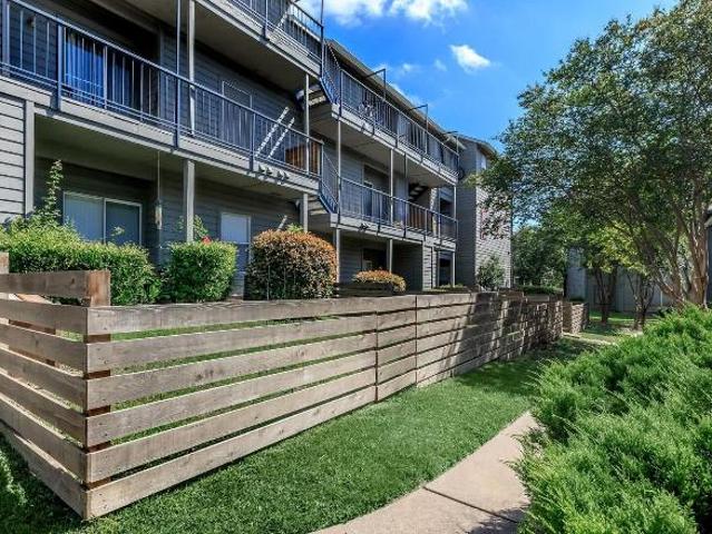 1 Br, 1 bath, Condo 13005 Heinemann Trail