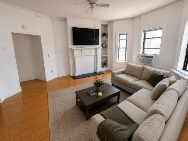 1 Br, 1 bath, Condo 1301 St Paul St