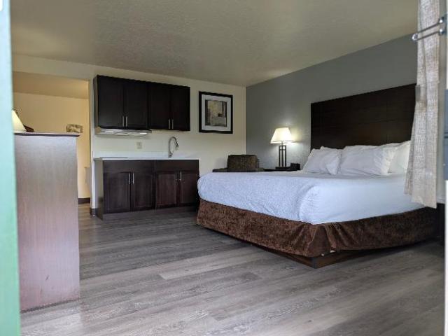 1 Br, 1 bath, Condo 1317 E Gurley St