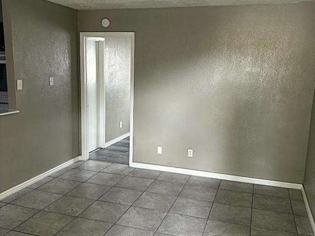 1 Br, 1 bath, Condo 1310 Bundrant Dr