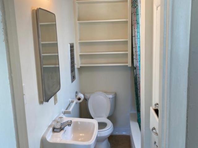 1 Br, 1 bath, Condo 1311 N Madison St