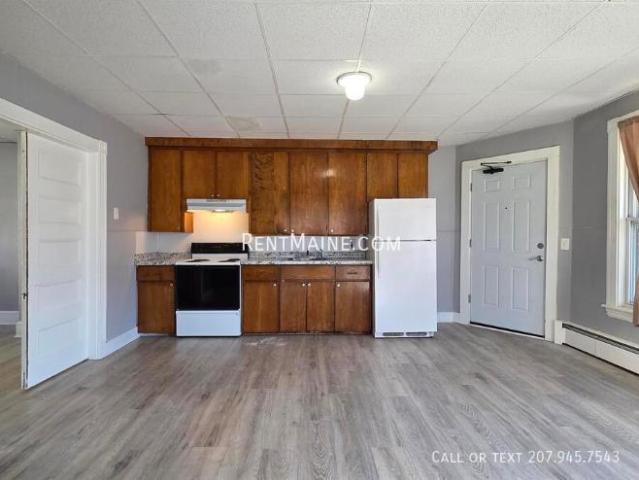 1 Br, 1 bath, Condo 131 College Ave Apt