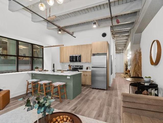 1 Br, 1 bath, Condo 131 S Clinton St