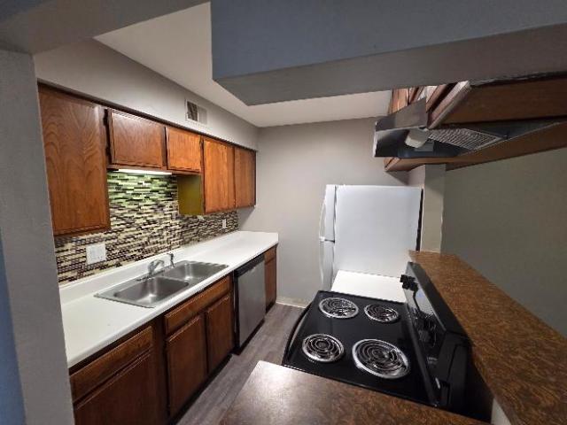 1 Br, 1 bath, Condo 1325 N Meridian Ave