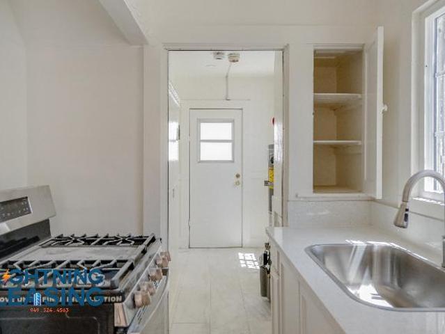 1 Br, 1 bath, Condo 1326 N Serrano