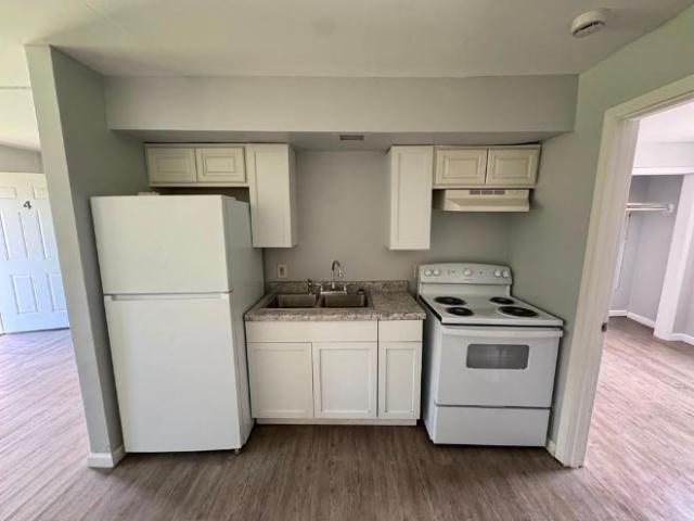 1 Br, 1 bath, Condo 1328 Juniper Dr