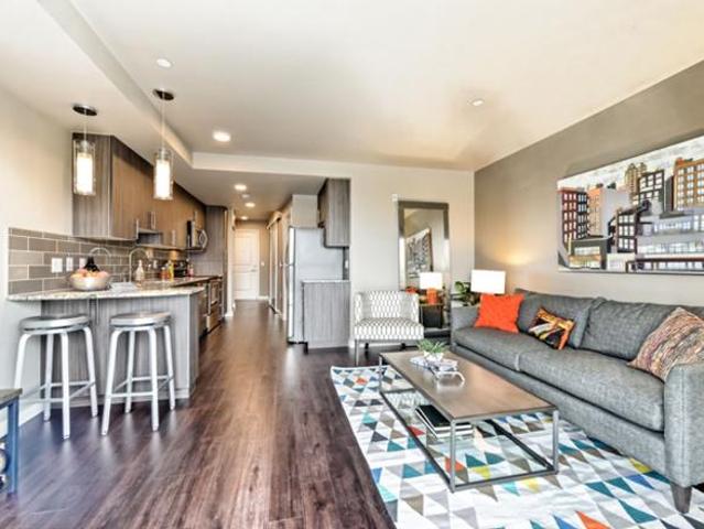 1 Br, 1 bath, Condo 1321 E John Street