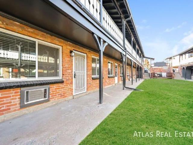 1 Br, 1 bath, Condo 132 W Ida Avenue