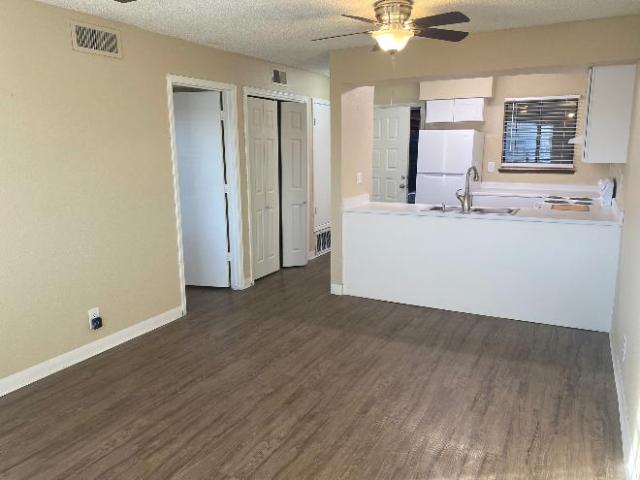 1 Br, 1 bath, Condo 1335 Ortiz Dr Se